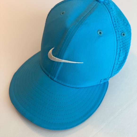 Nike | Accessories | Nike Mens Golf Cap Light Blue Lightweight ...